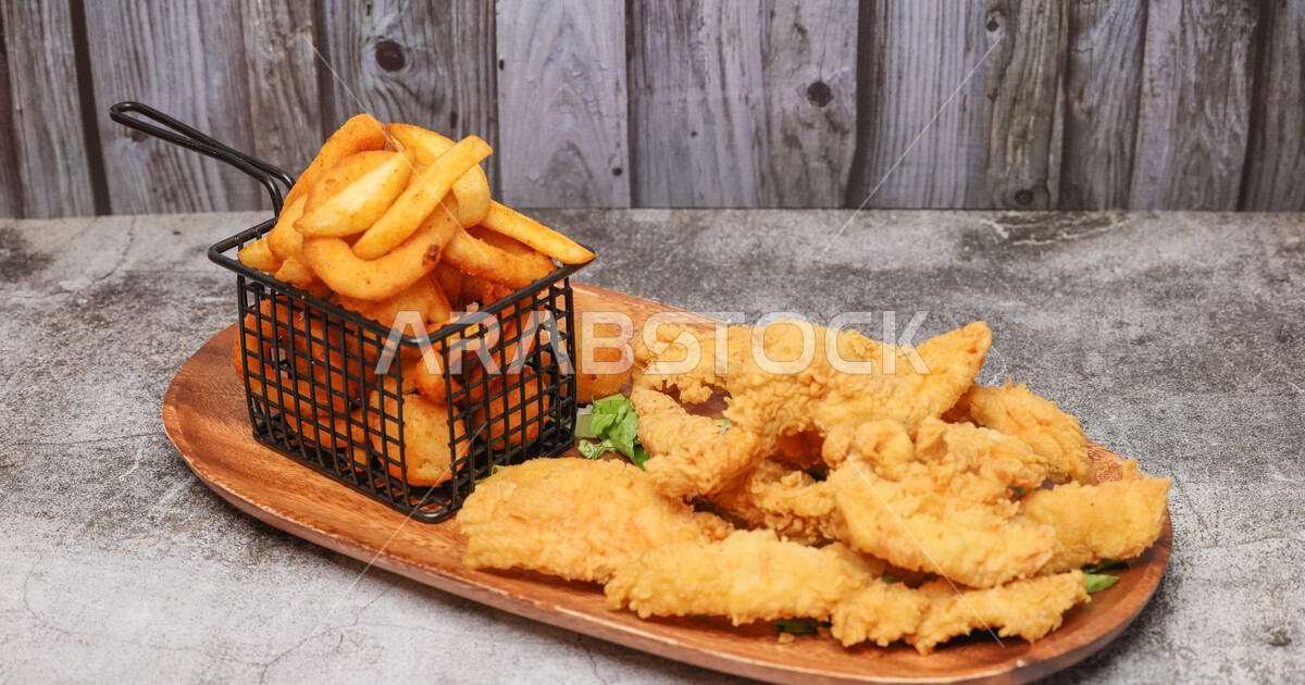 Close-up of crispy chicken, crispy fried chicken pieces, delicious ...