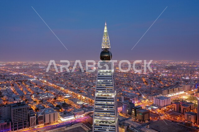 Al-Faisaliah Tower in Riyadh, Saudi Arabia at night, Riyadh city towers ...