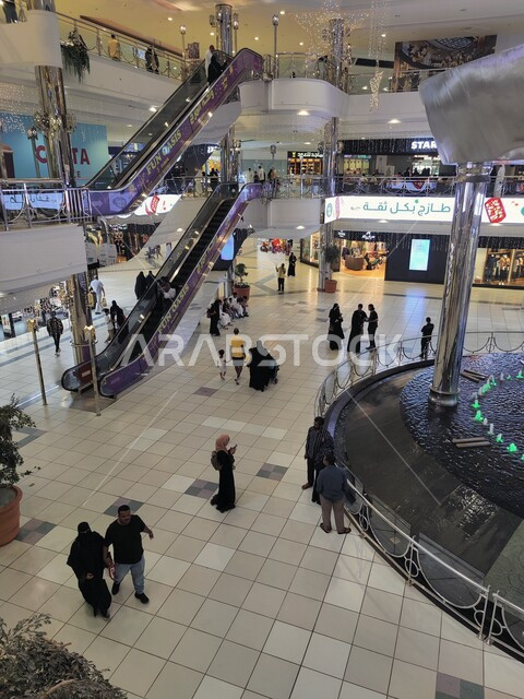Touring the Al-Rashid Mall in the city of Al-Khobar, Saudi Arabia ...