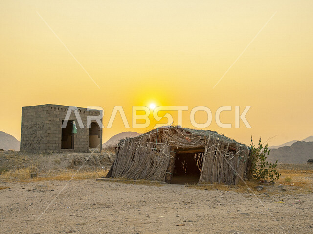 Old thatched hut, camping in the desert, desert areas in Saudi Arabia ...