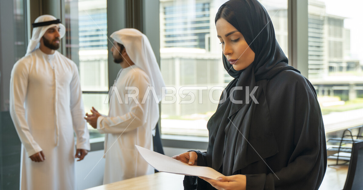 Close-up of an Arab Emirati Gulf businesswoman at the workplace ...