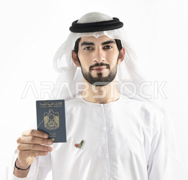 Portrait of an Arab Emirati man, wearing traditional Emirati dress ...