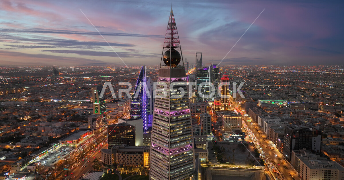 Al-Faisaliah Tower in Riyadh, Saudi Arabia at night, Riyadh city towers ...