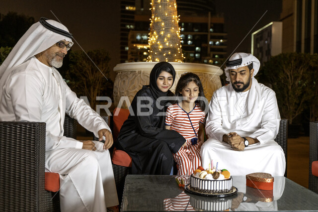 The most beautiful family moments accompanied by the grandfather ...