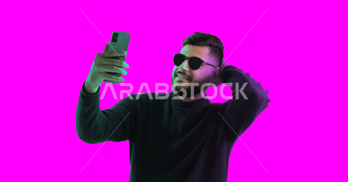 إجراء بث مباشر على إحدى وسائل التواصل الاجتماعي, التقاط صور تذكارية ...