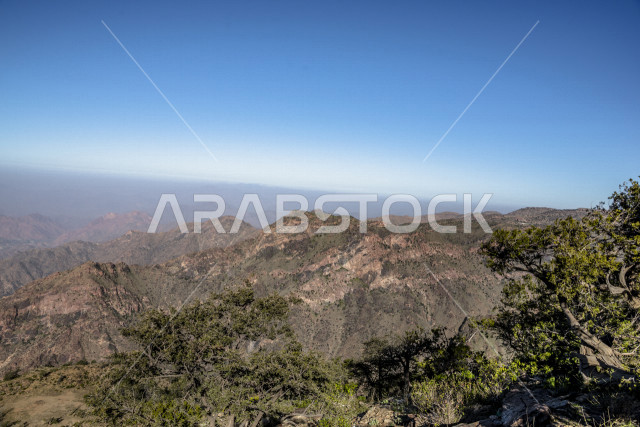 The Arabian desert and the scenic landscapes of the Kingdom of Saudi ...
