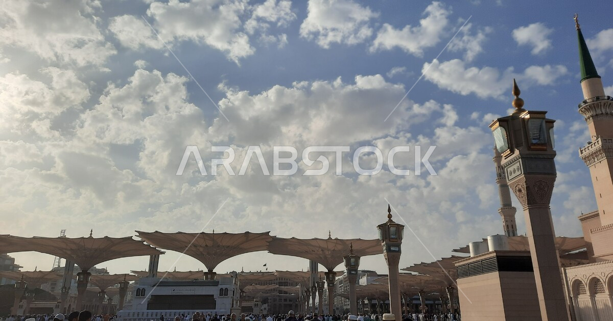 Muslims gathered in the outer complex of the Prophet’s Mosque in ...
