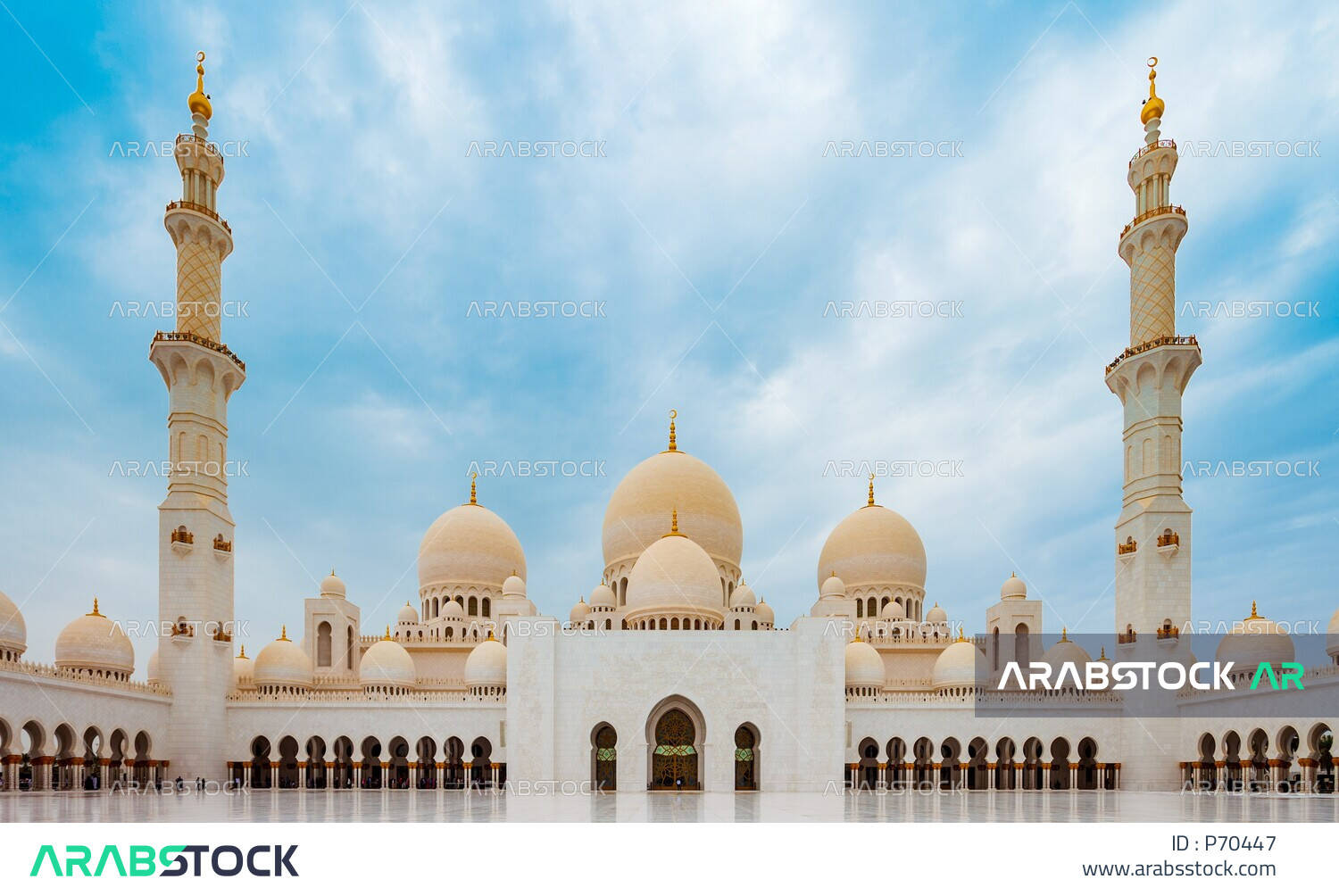 Sheikh Zayed Mosque in Abu Dhabi, United Arab Emirates, famous ...
