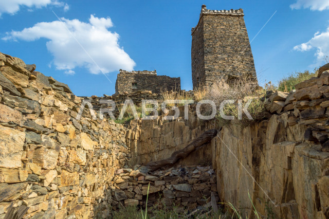 An ancient stone castle with ancient Arab architecture in Maysan ...