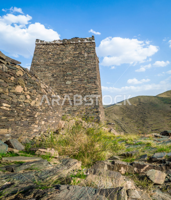An ancient stone castle with ancient Arab architecture in Maysan ...