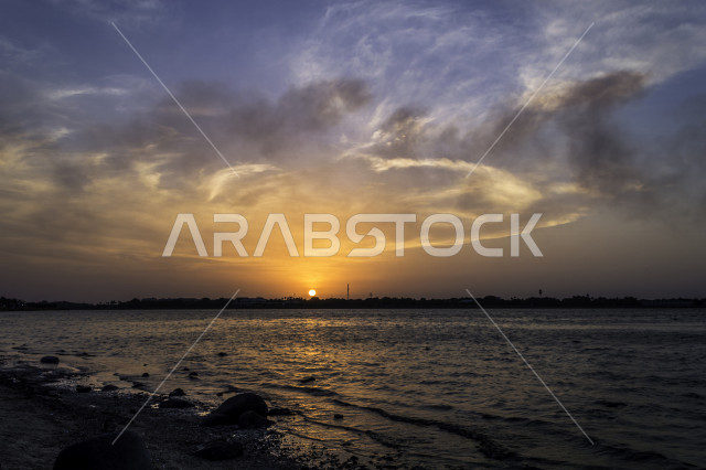 Sunset and sunrise on the shore of the Arabian Sea in Jeddah, sunset ...