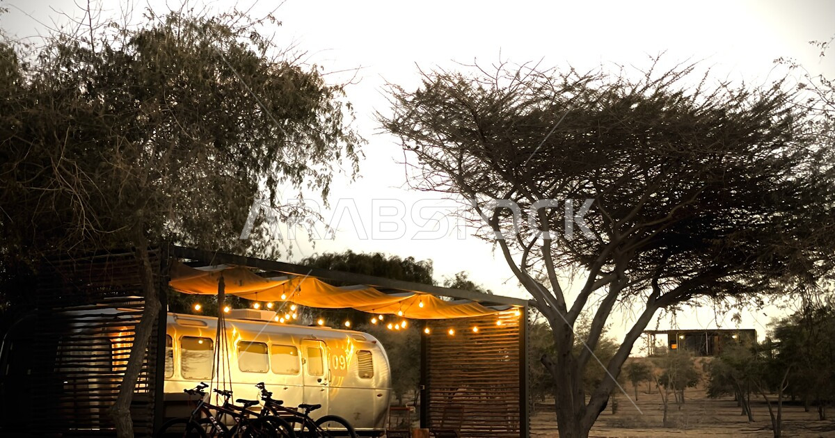 Caravan camping in the desert nature, beauty of desert landscapes, sand ...