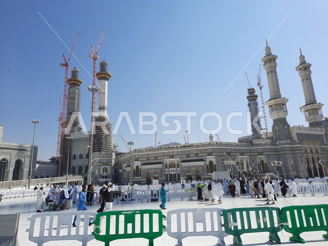 The outer complex of the Grand Mosque in Makkah Al-Mukarramah, Saudi ...