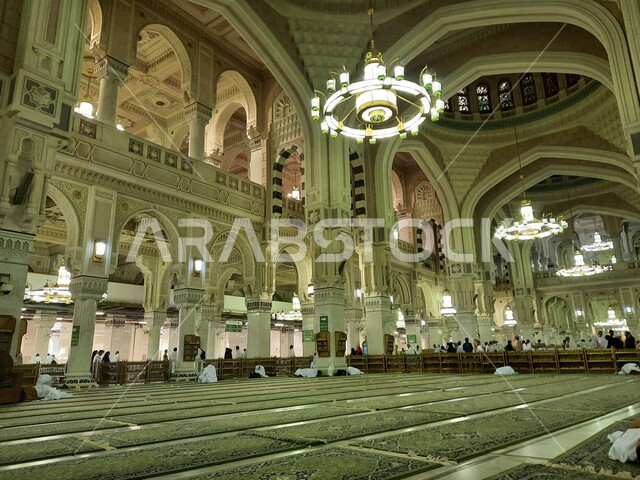 The Grand Mosque from the inside in Makkah Al-Mukarramah, Saudi Arabia ...