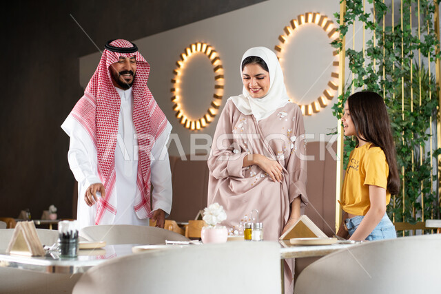 Cafes and restaurants in Saudi Arabia, unique and distinctive sessions ...