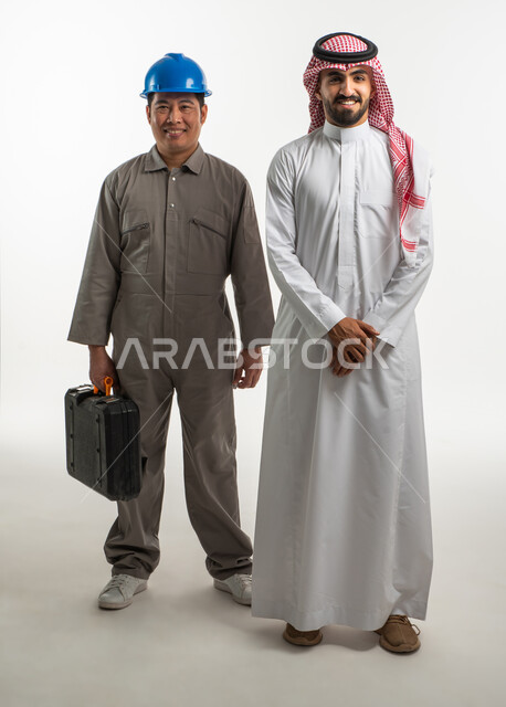 Portrait of a Saudi Arab Gulf man wearing traditional Saudi dress ...
