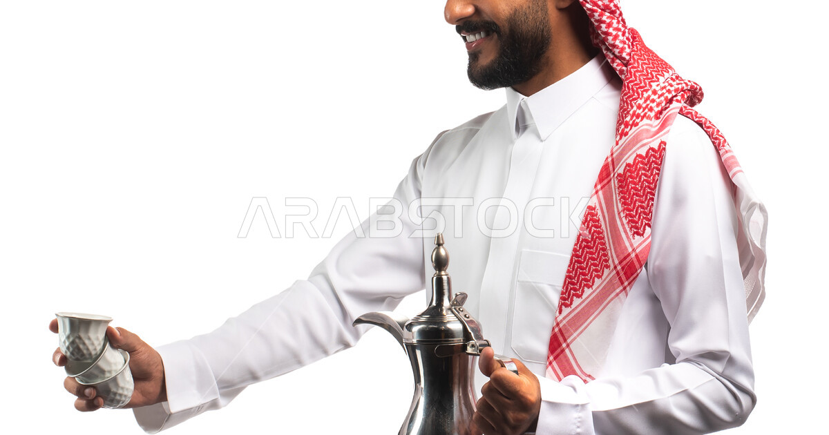 Portrait of a Saudi Arabian Gulf man wearing traditional Saudi dress ...