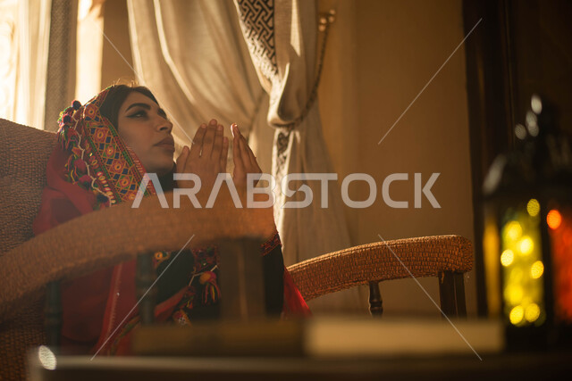 A Saudi Gulf Arab woman wears a Saudi traditional dress for national ...