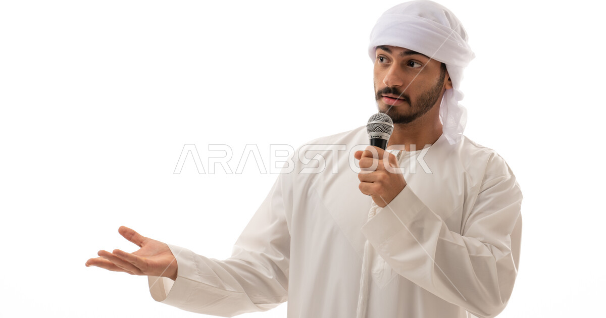 Portrait of an Arab Emirati Gulf man in traditional Emirati dress ...