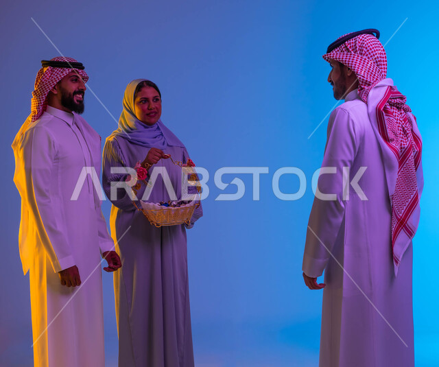 A Saudi Arabian Gulf family, the family gathers on Eid, Eid customs in ...