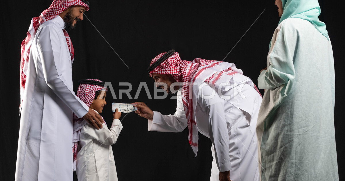 Presenting the feast, a portrait of a Saudi Arabian Gulf family ...