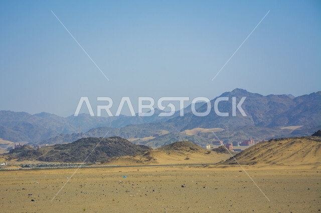 Close-up of the desert in Saudi Arabia, rocky mountains and sand dunes ...
