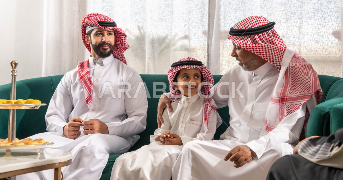 Laughter and communicating with the family, the atmosphere of Eid in ...
