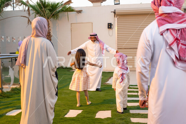 Receiving guests and visitors, the joy and joy of Eid among family and ...