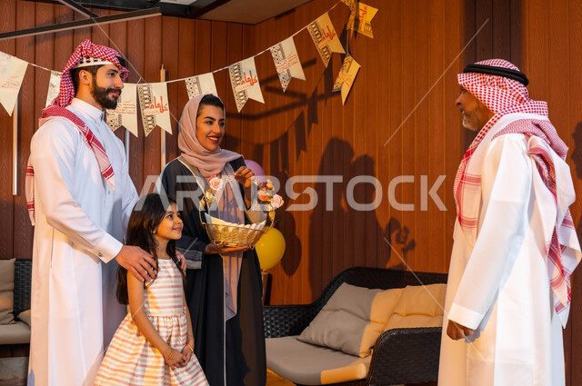 Good reception and honoring of guests, a Saudi Gulf Arab family ...