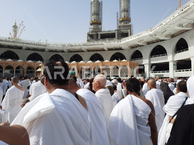 Pilgrims of the Sacred House of God circumambulate the Holy Kaaba ...