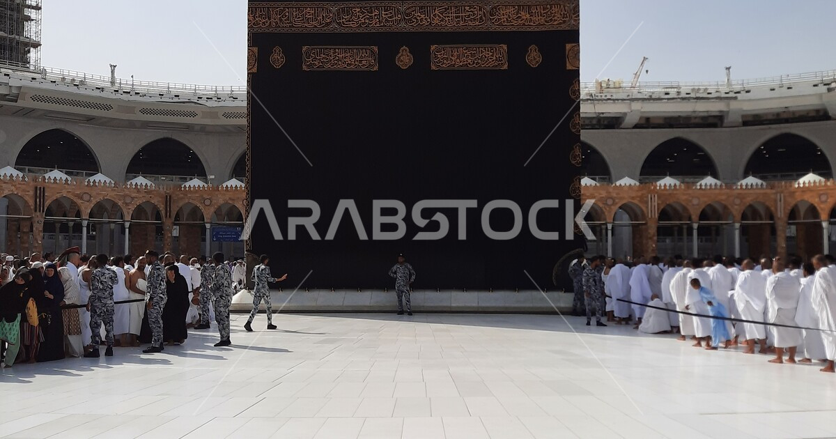 Pilgrims of the Sacred House of God in the Great Mosque of Mecca in ...