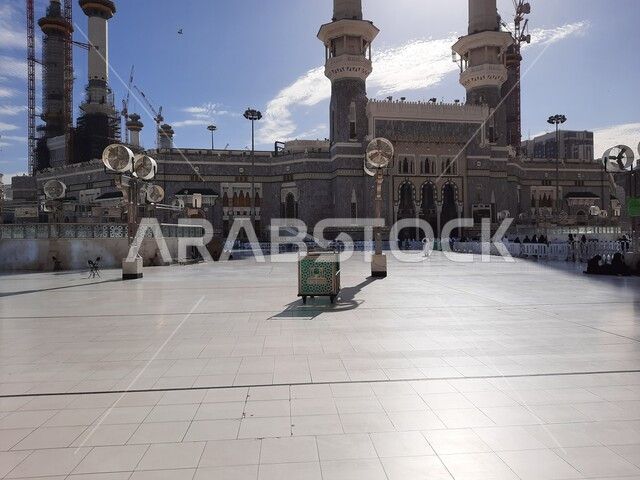 The courtyard of the Grand Mosque, the Grand Mosque in Makkah Al ...