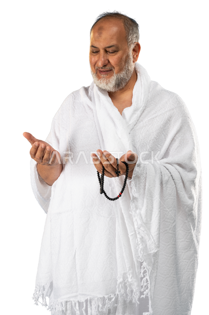 الدعاء والعباده والتقرب الى الله، بورتريه لرجل مسن مسلم عربي سعودي