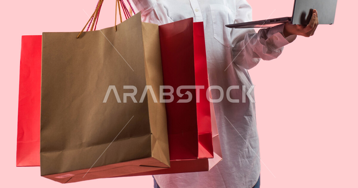 خدمة التوصيل إلى المنازل، ايماءات وجه تدل على الإستمتاع بالتسوق و شراء