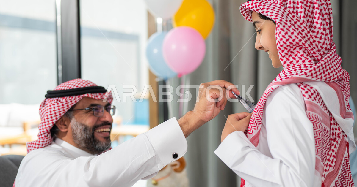 Introducing the Eidiya to the grandchildren, Islamic holidays and ...