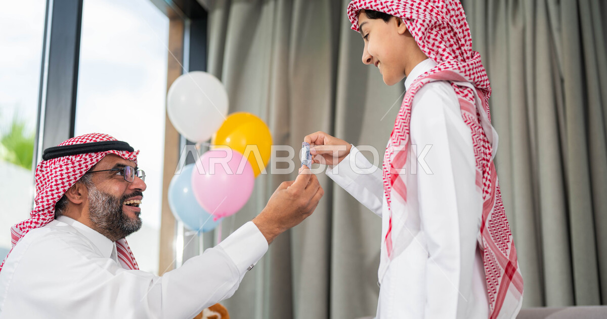 Introducing the Eidiya to the grandchildren, Islamic holidays and ...