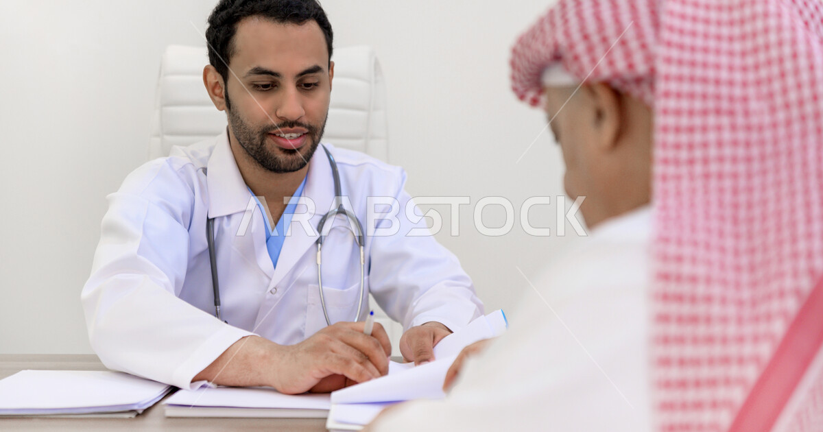 A Saudi Arabian Gulf man on an appointment with a Saudi specialist ...