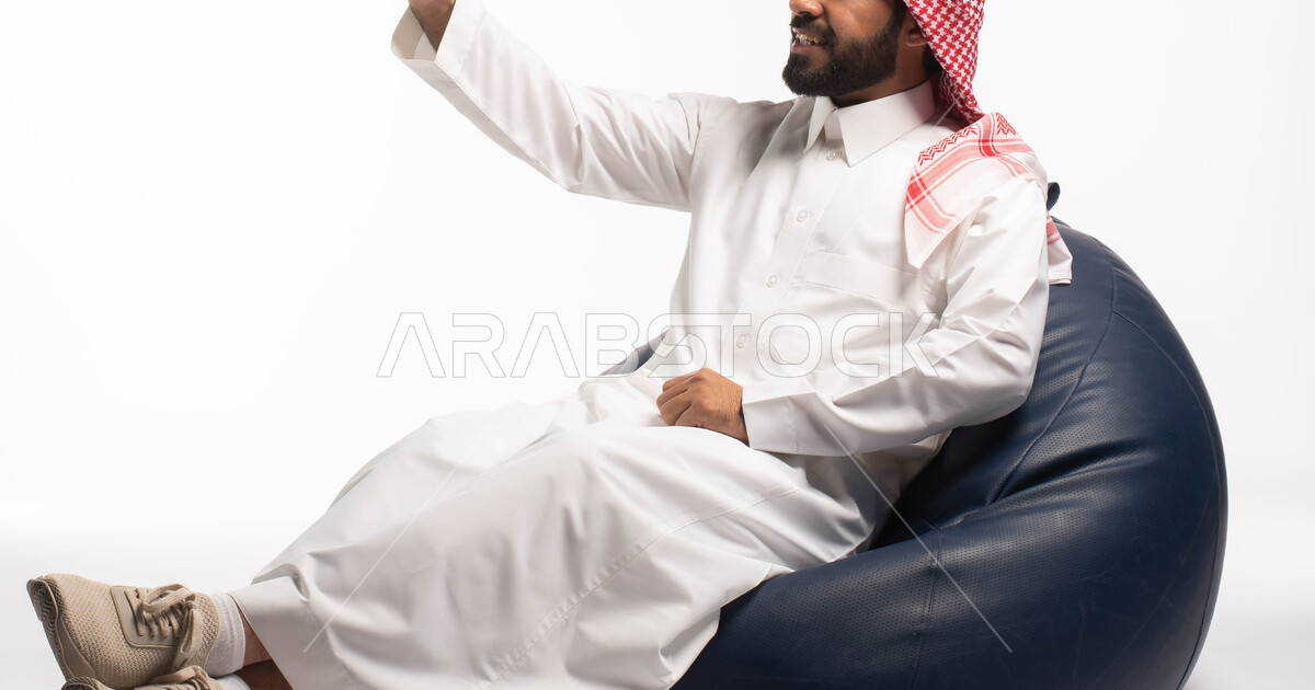 Beautiful moments and memories, a portrait of a Saudi Arabian Gulf man ...