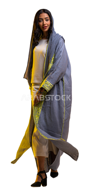 Following fashion and fashion, models of contemporary Gulf women's ...