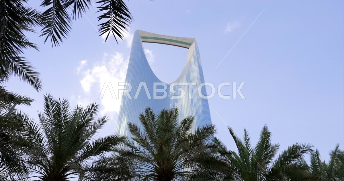 Kingdom Tower in Riyadh, Saudi Arabia, the famous landmarks of Riyadh ...