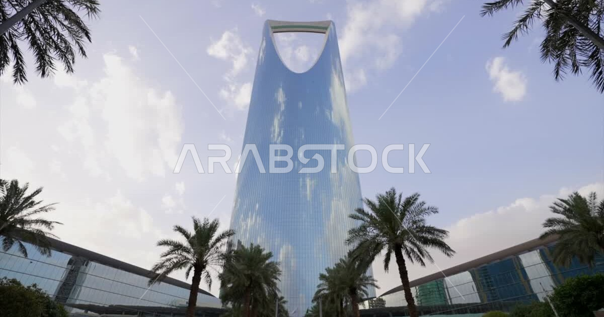Kingdom Tower in Riyadh, Saudi Arabia, the famous landmarks of Riyadh ...