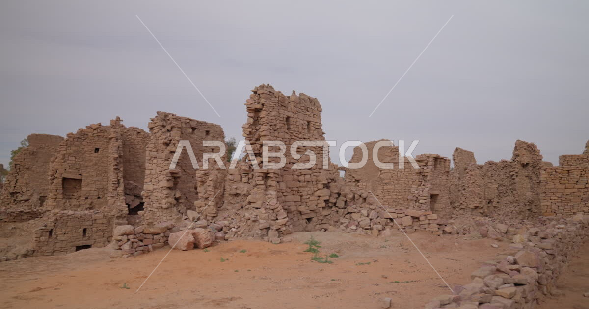 Mud houses in the Kingdom of Saudi Arabia, old historical houses ...