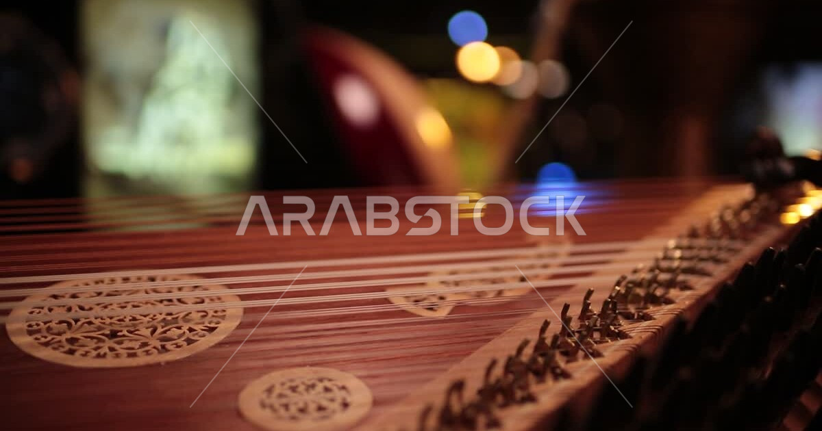 A very close-up depiction of the zither made of wood, the aesthetics of ...