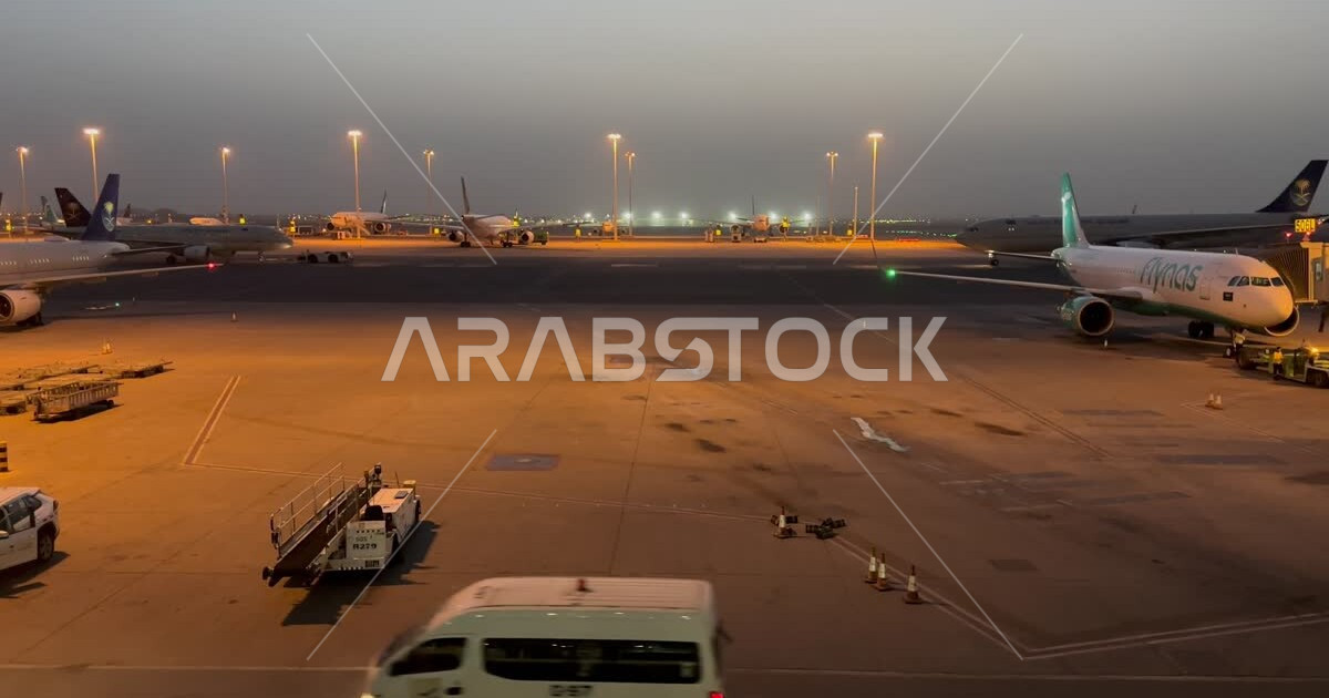Famous tourist attractions, the runway at King Abdul Aziz Airport in ...