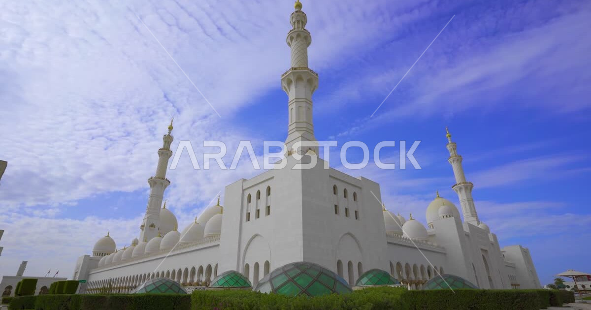 Sheikh Zayed Grand Mosque in the city of Abu Dhabi in the United Arab ...