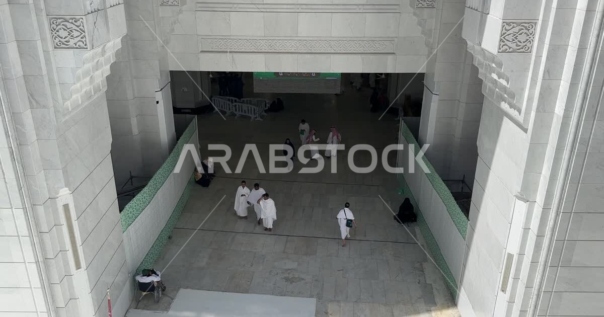 The entry of pilgrims and Umrah performers to the Grand Mosque from the ...