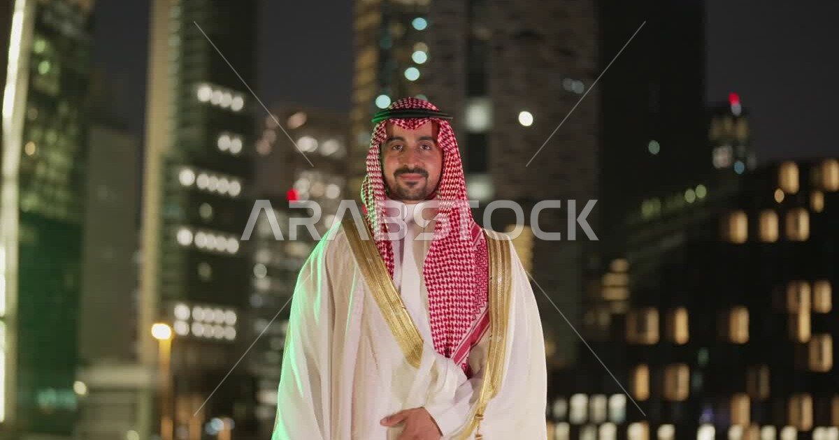 Standing proudly and proudly of the Saudi state, gestures of happiness ...
