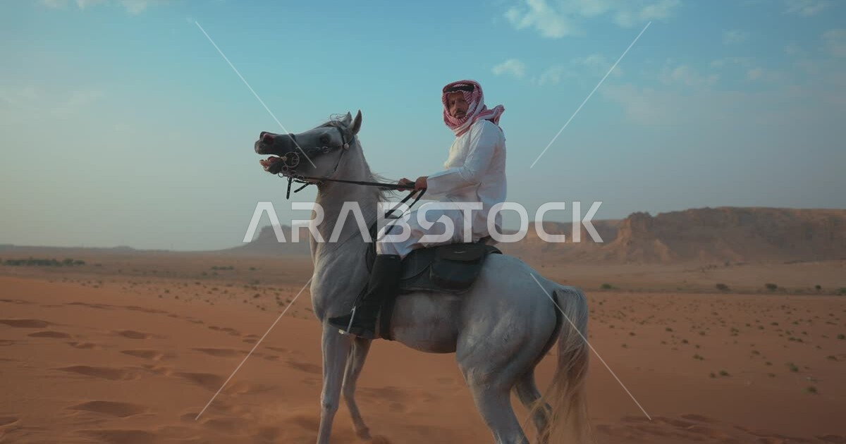 Enjoying the hobby of riding horses in the desert nature, fun ...