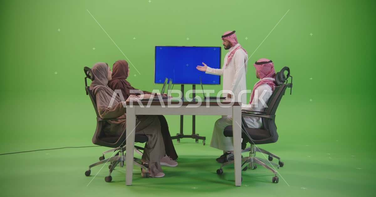 Dialogue and discussion of suggestions and problem solving in the ...