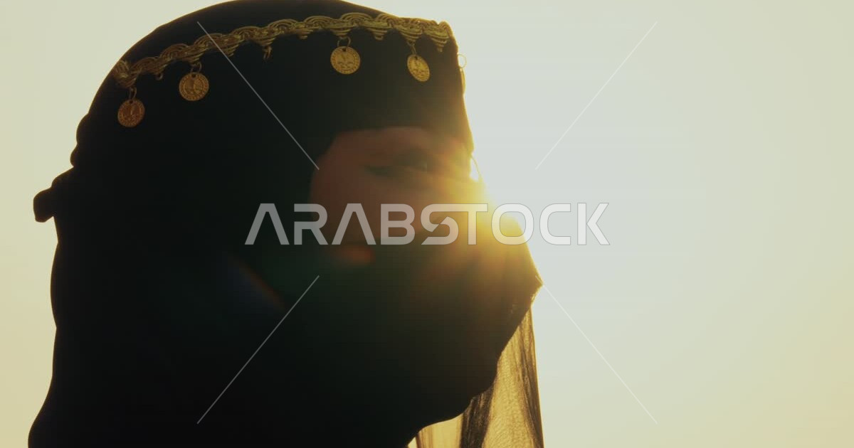 Wearing the costumes of the people of the central region on national ...